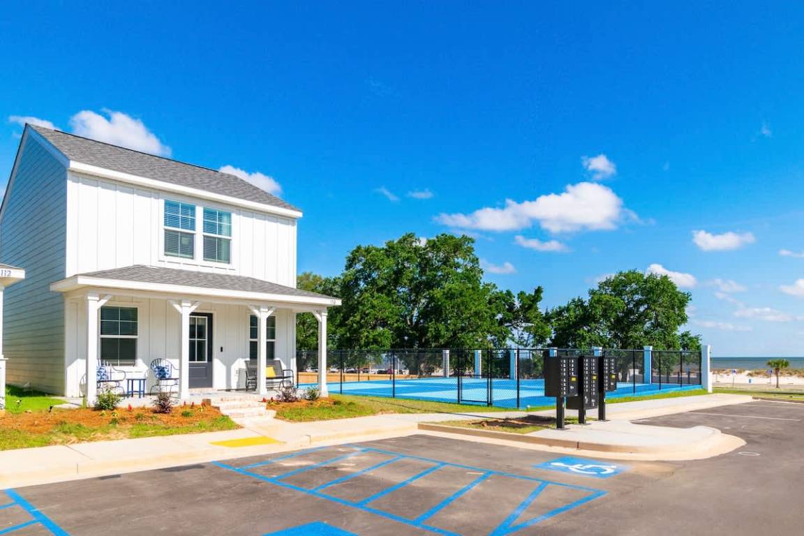 House ∙ 3 Bedrooms ∙ 6 Guests - Biloxi, MS