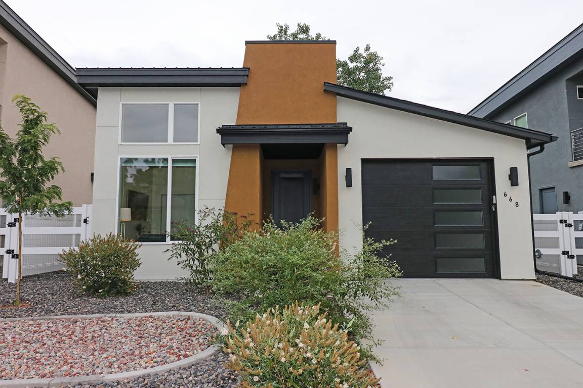 92 M² House ∙ 2 Bedrooms ∙ 6 Guests - Grand Junction, CO