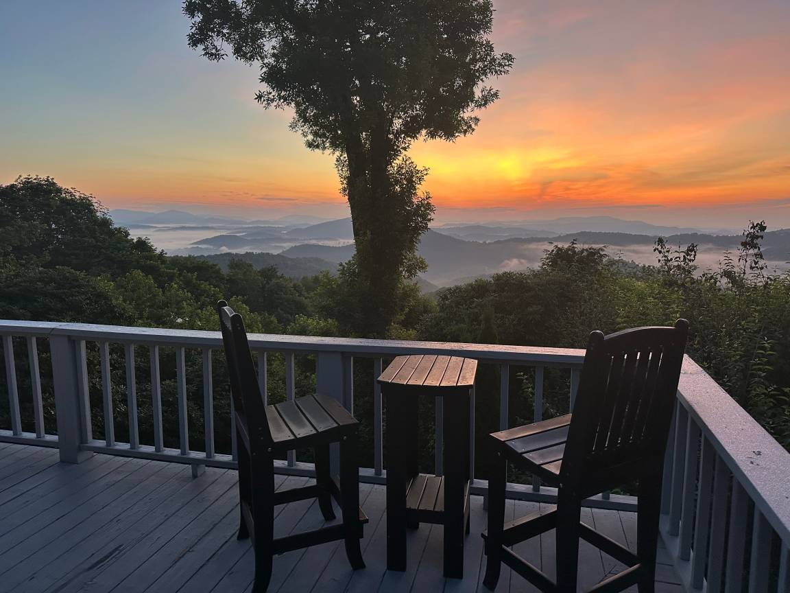 163 M² Cottage ∙ 3 Bedrooms ∙ 7 Guests - Boone, NC