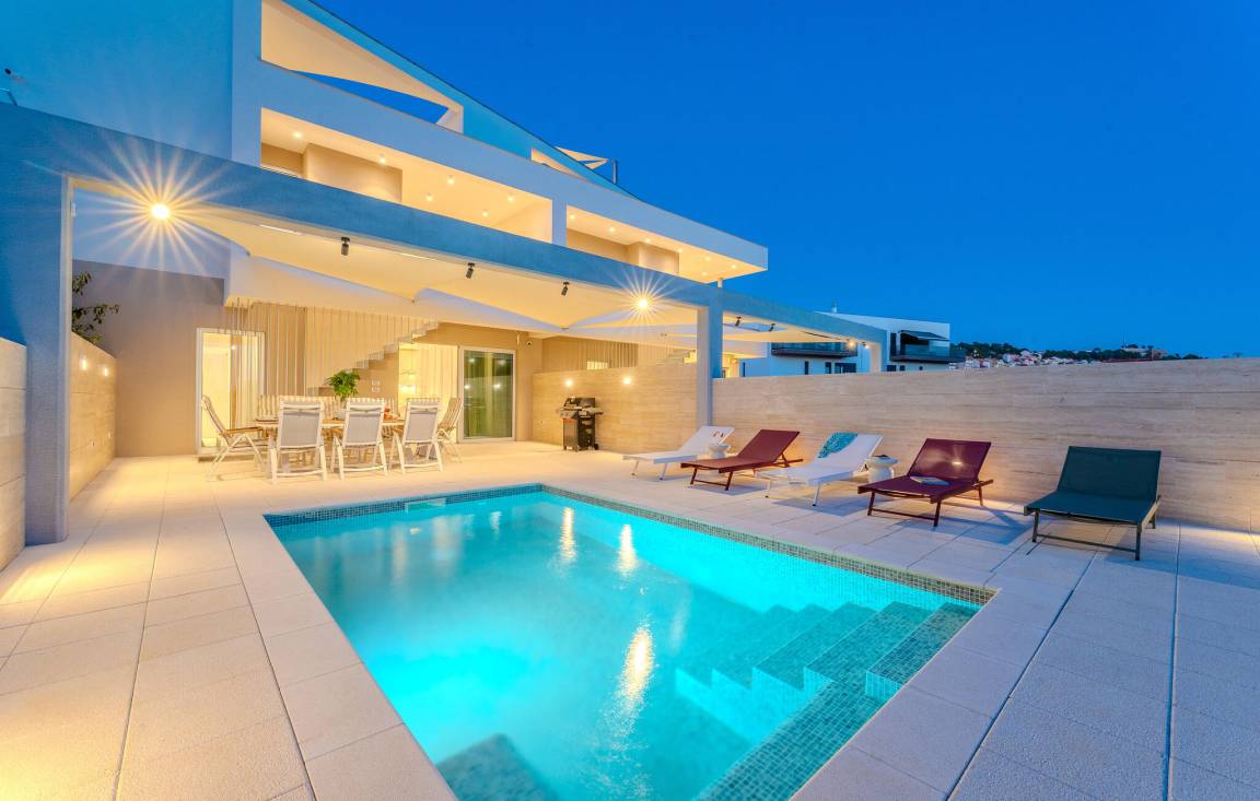 170 M² Dúplex ∙ 4 Habitaciones ∙ 8 Huéspedes - Šibenik