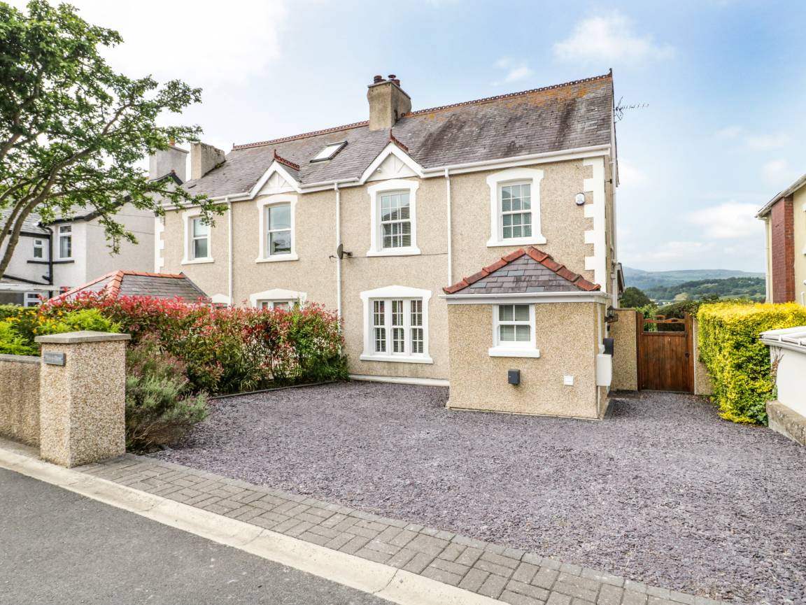 Cottage ∙ 3 Bedrooms ∙ 5 Guests - Colwyn Bay