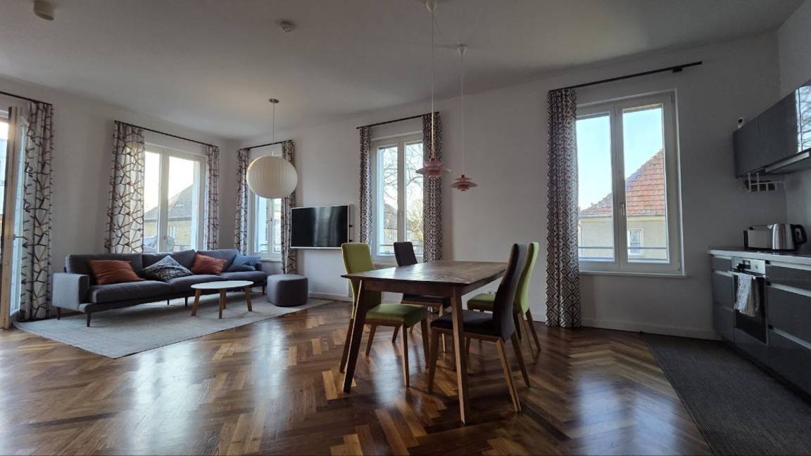 100 M² Ferienwohnung ∙ 1 Schlafzimmer ∙ 2 Gäste - Stahnsdorf