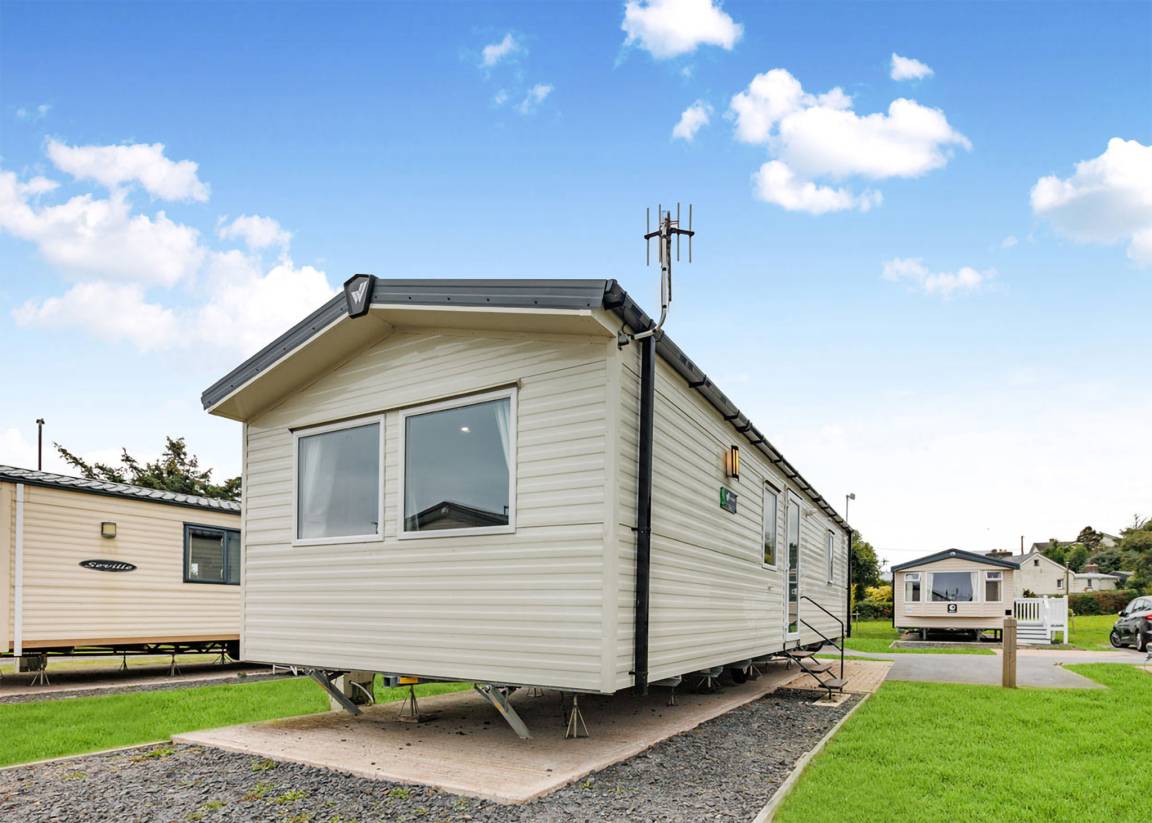 Caravan ∙ 2 Bedrooms ∙ 6 Guests - Wales