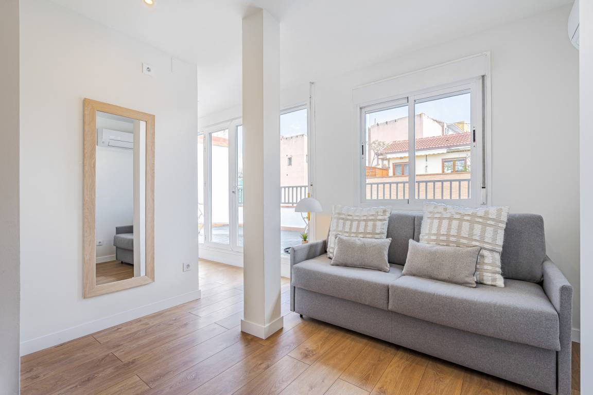 35 M² Apartamento ∙ 2 Habitaciones ∙ 6 Huéspedes - Madrid