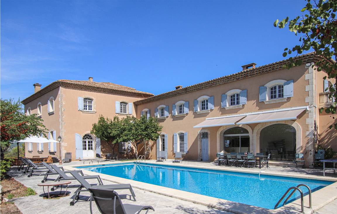 500 M² House ∙ 7 Bedrooms ∙ 15 Guests - Apt