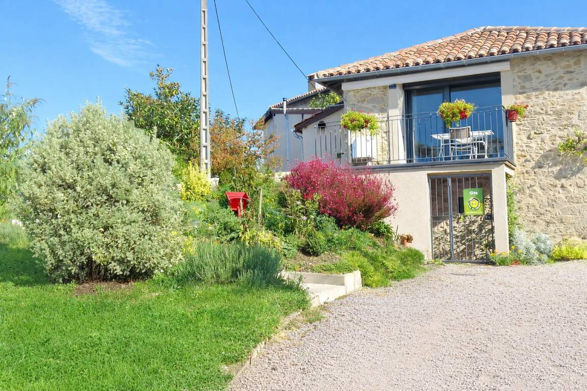 48 M² Gîte ∙ 1 Chambre ∙ 2 Personnes - Figeac