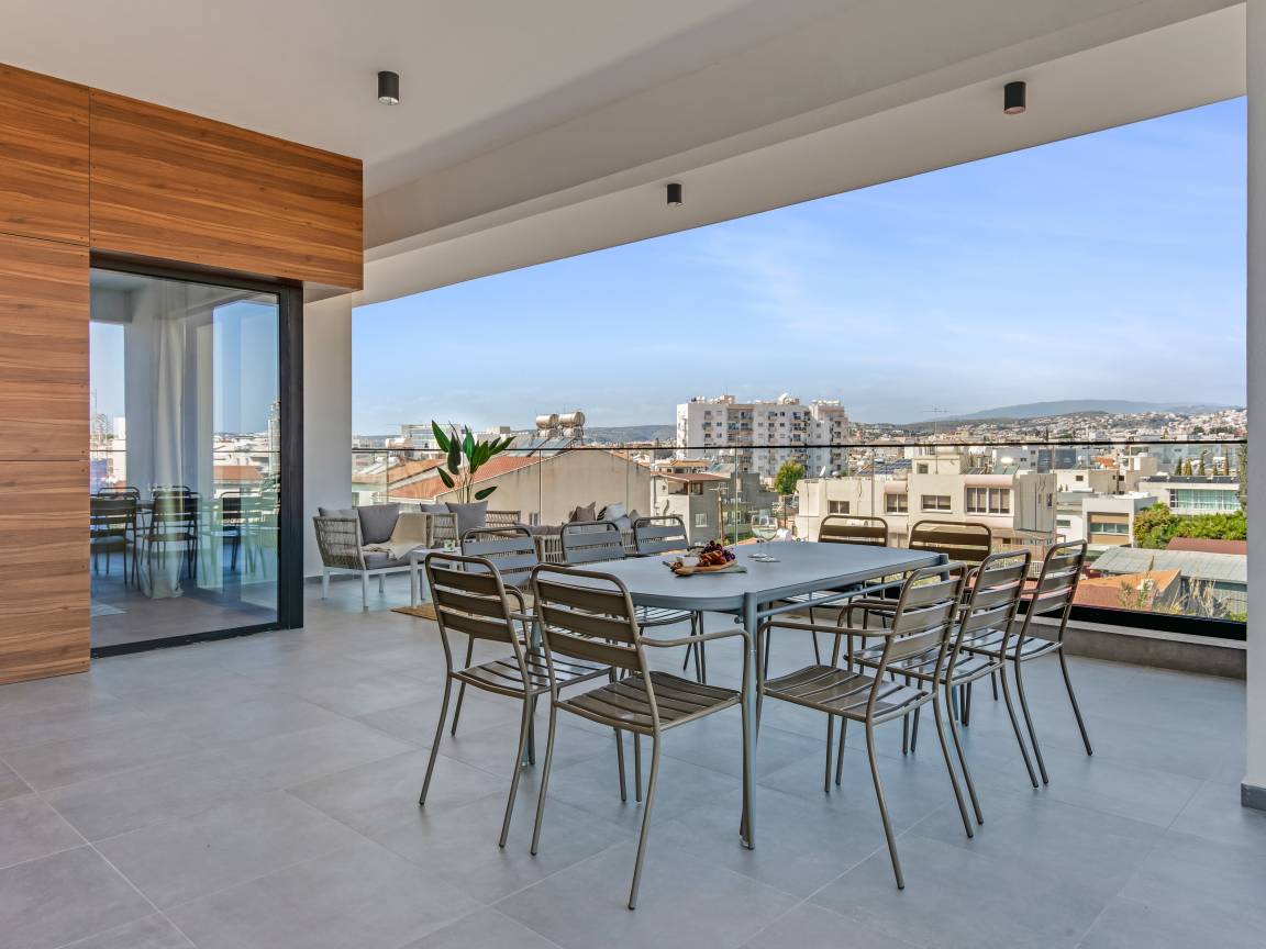 210 M² Apartament ∙ 4 Sypialnie ∙ 10 Gości - Limassol