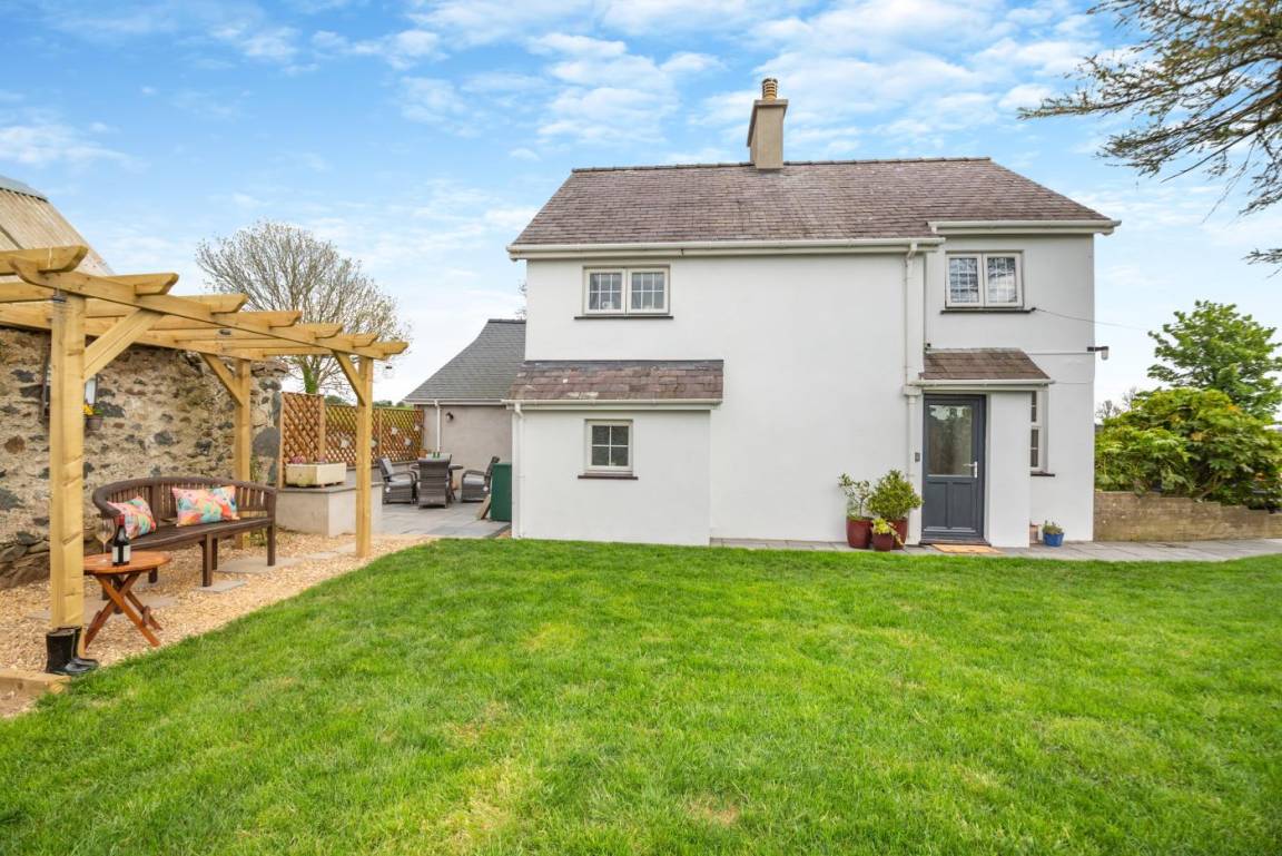 Cottage ∙ 2 Bedrooms ∙ 4 Guests - Pwllheli