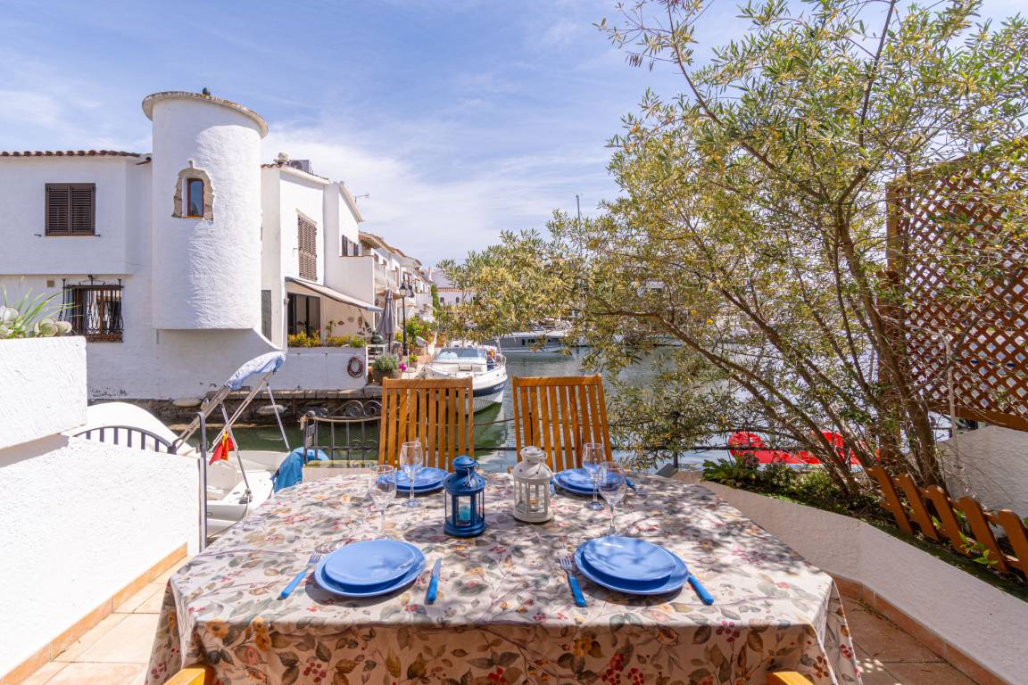 72 M² Maison De Vacances ∙ 2 Chambres ∙ 5 Personnes - Empuriabrava