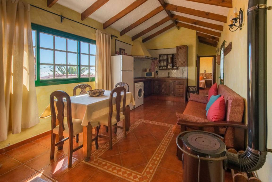 80 M² Casa Rural ∙ 2 Habitaciones ∙ 6 Huéspedes - El Hierro