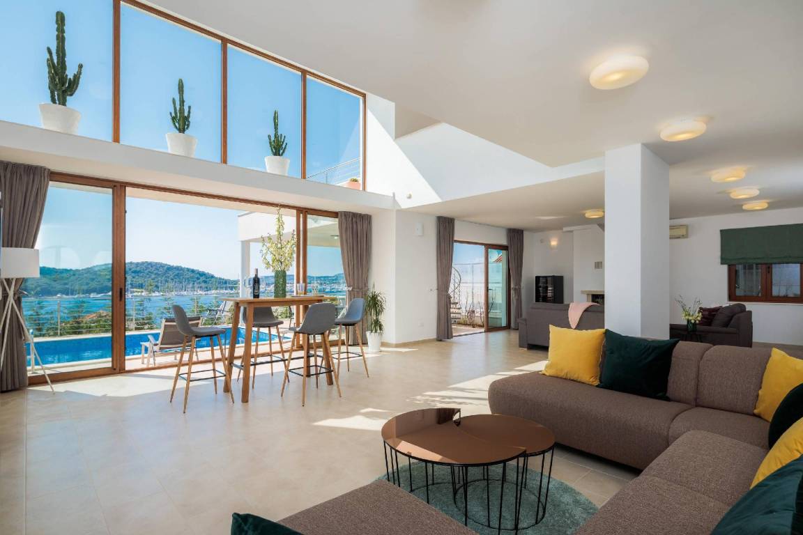 472 M² Ferienhaus ∙ 5 Schlafzimmer ∙ 10 Gäste - Rogoznica