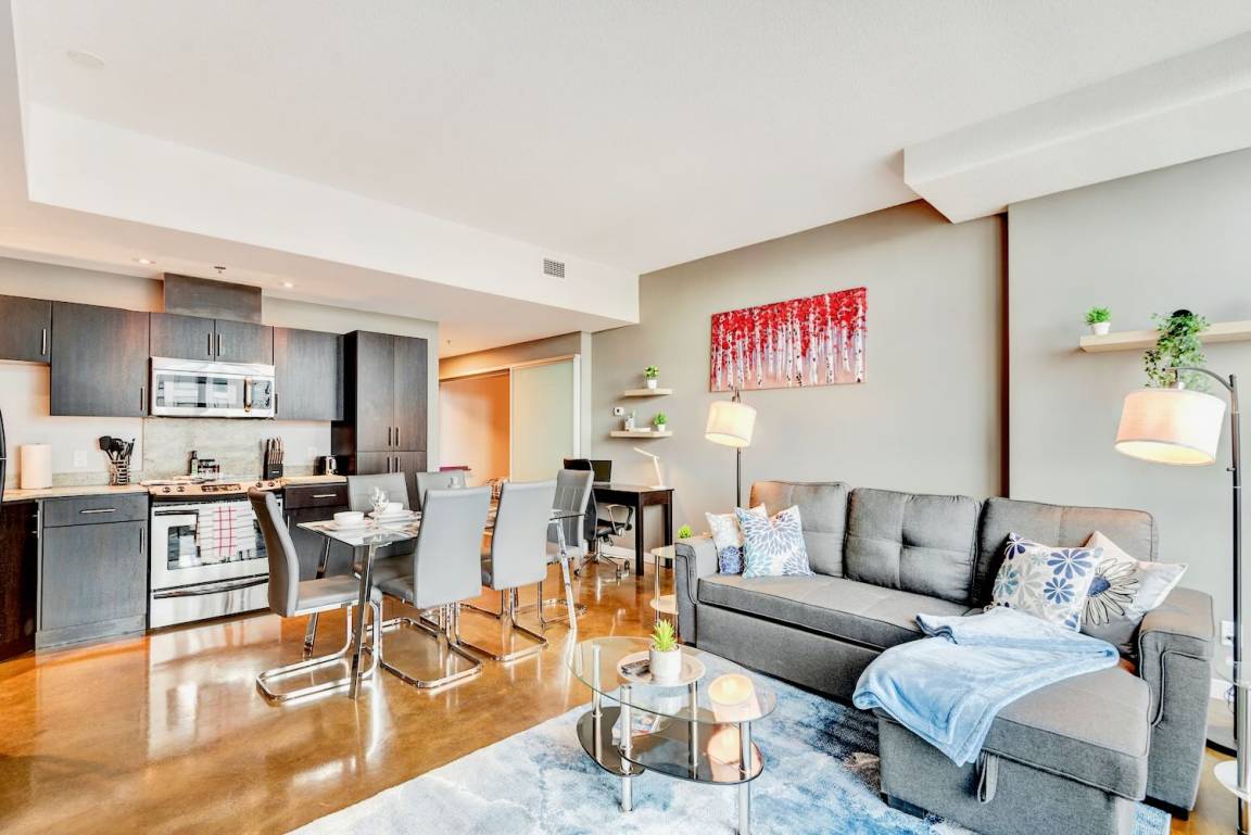 81 M² Apartment ∙ 2 Bedrooms ∙ 6 Guests - Mount Royal University