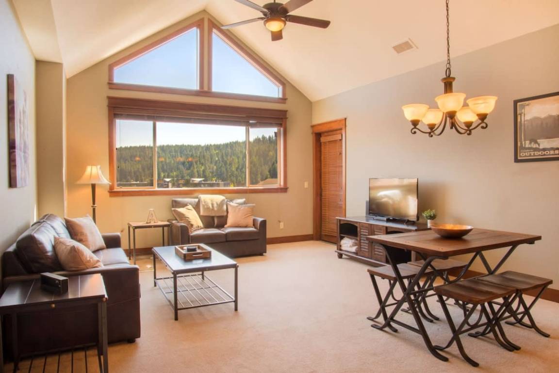 103 M² Condo ∙ 2 Bedrooms ∙ 7 Guests - Coeur d'Alene, ID