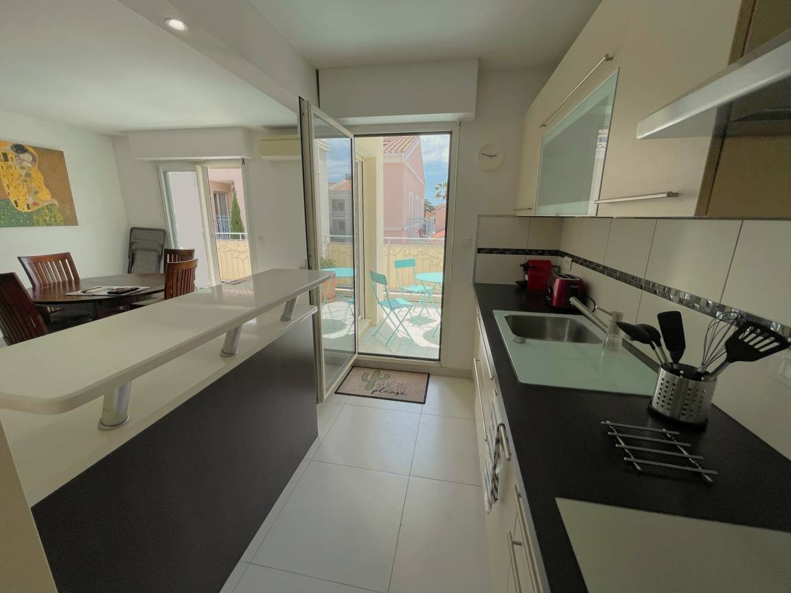 67 M² Appartement ∙ 2 Chambres ∙ 4 Personnes - Le Beausset