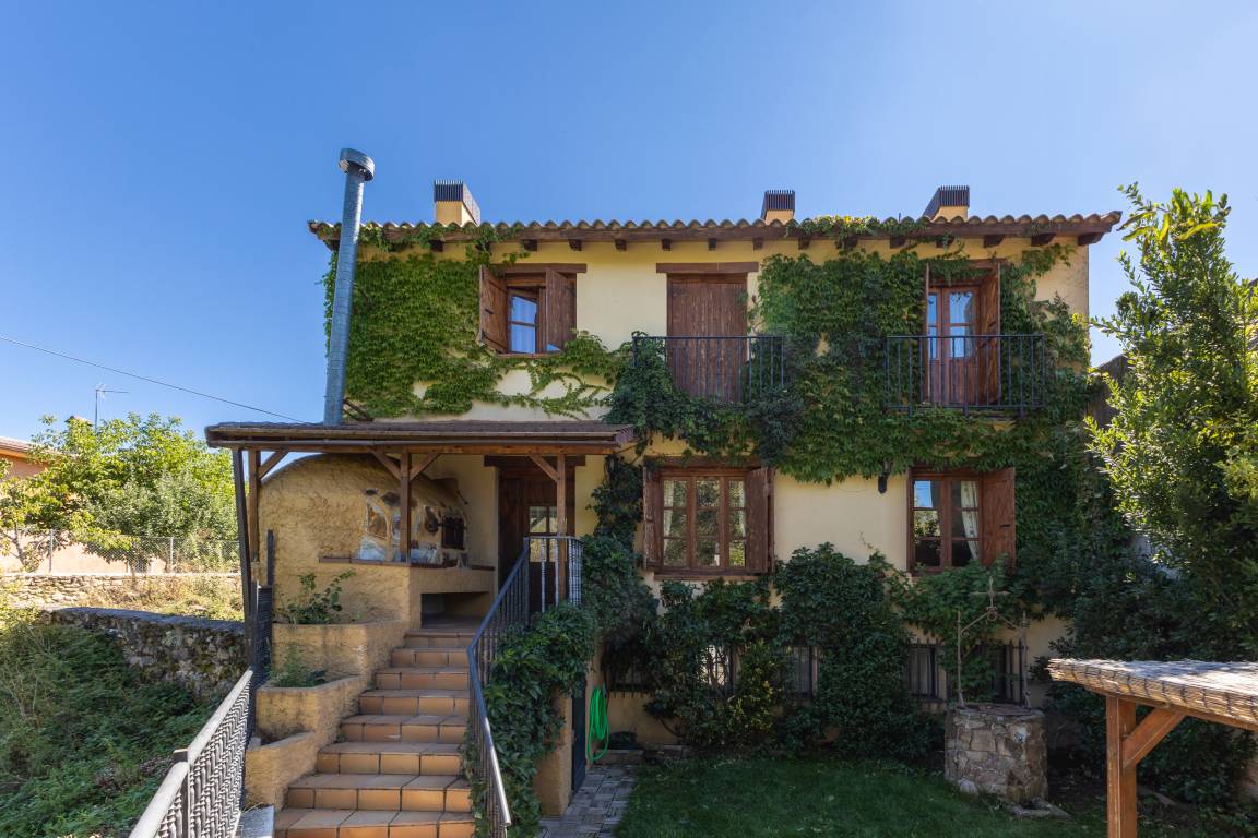 450 M² Maison De Vacances ∙ 7 Chambres ∙ 26 Personnes - Montejo de la Sierra
