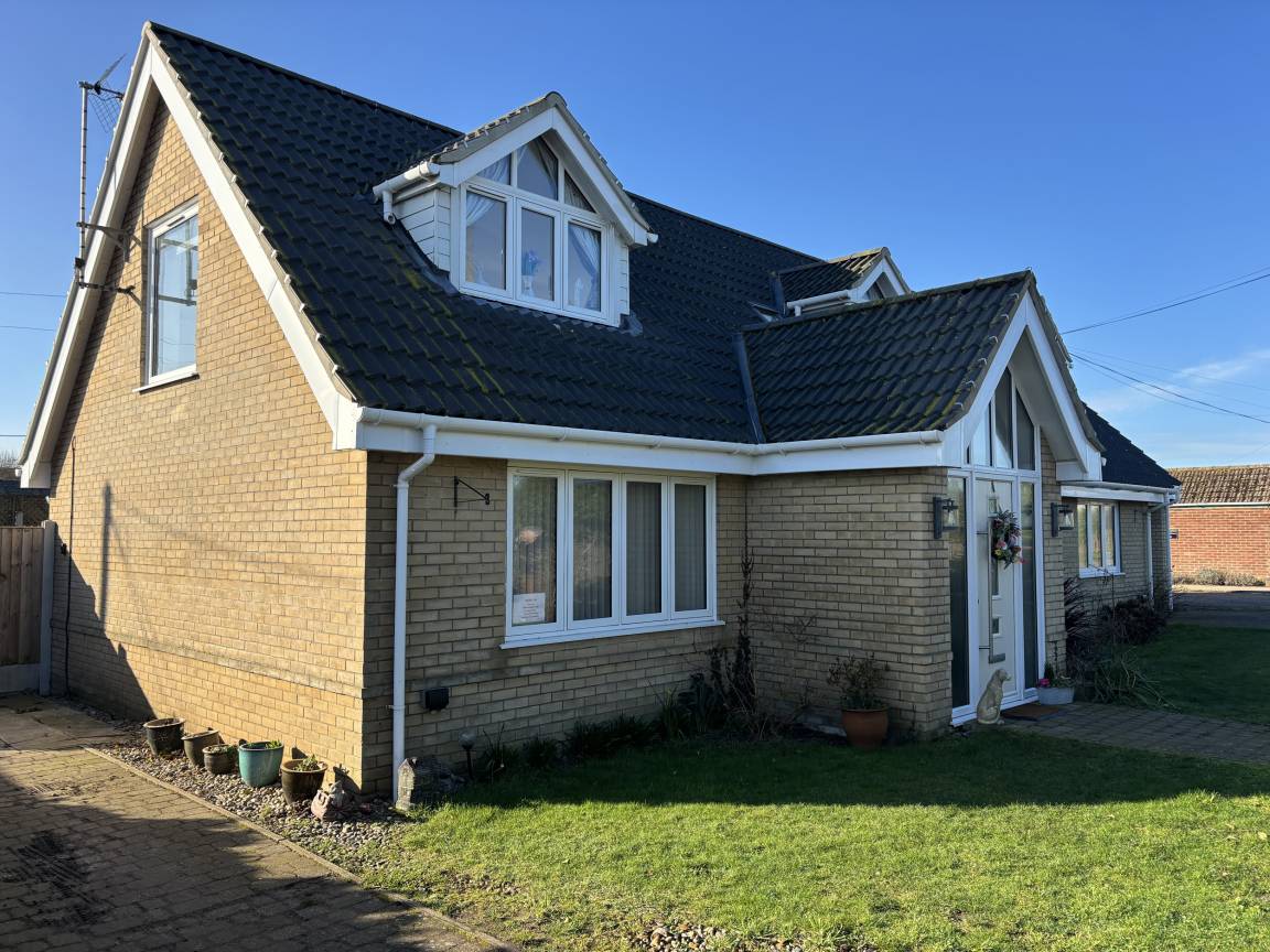 Cottage ∙ 5 Bedrooms ∙ 10 Guests - Lowestoft