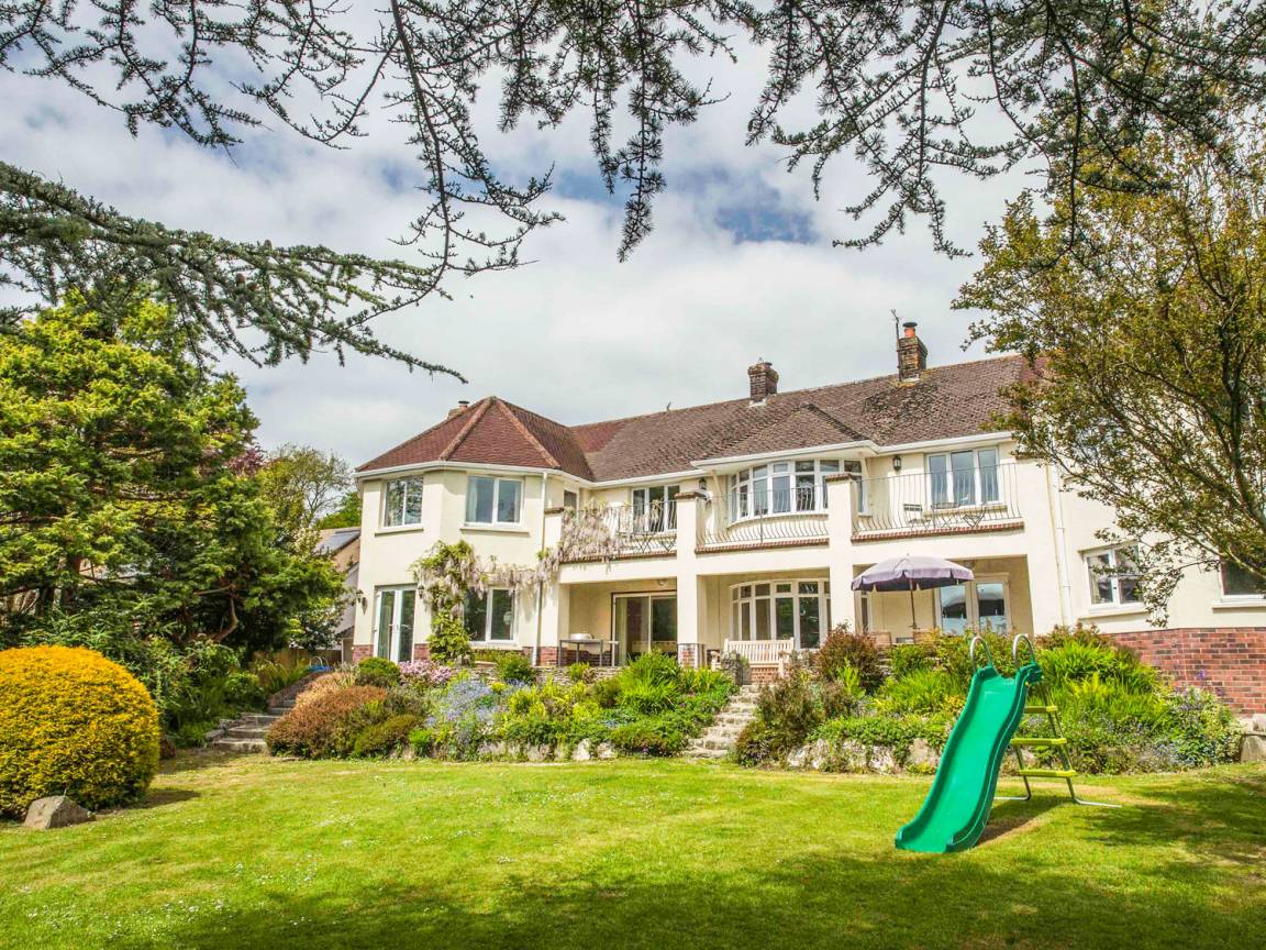Cottage ∙ 6 Bedrooms ∙ 12 Guests - Appledore