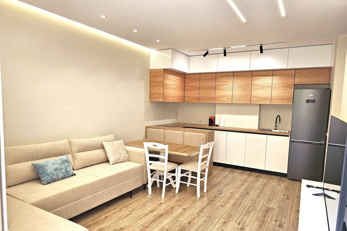 60 M² Apartamento ∙ 1 Habitación ∙ 4 Huéspedes - Vlorë