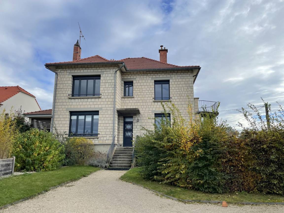 Gîte ∙ 6 Chambres ∙ 12 Personnes - Marne