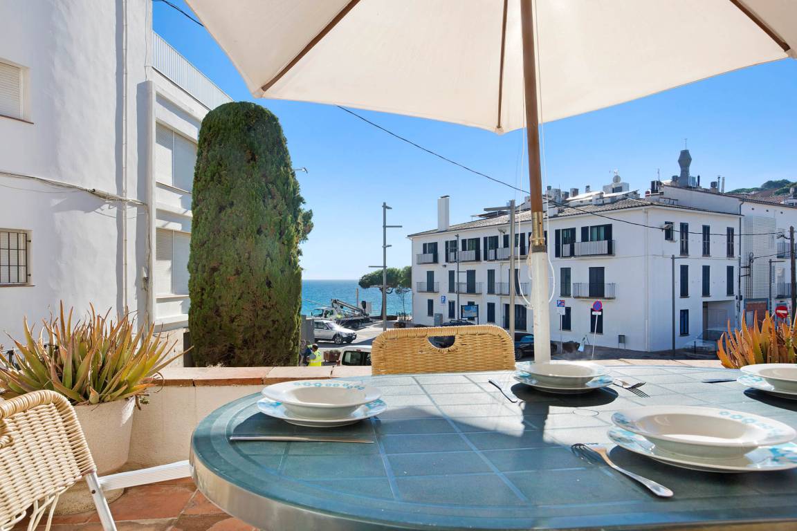 67 M² Apartamento ∙ 3 Habitaciones ∙ 6 Huéspedes - Palafrugell