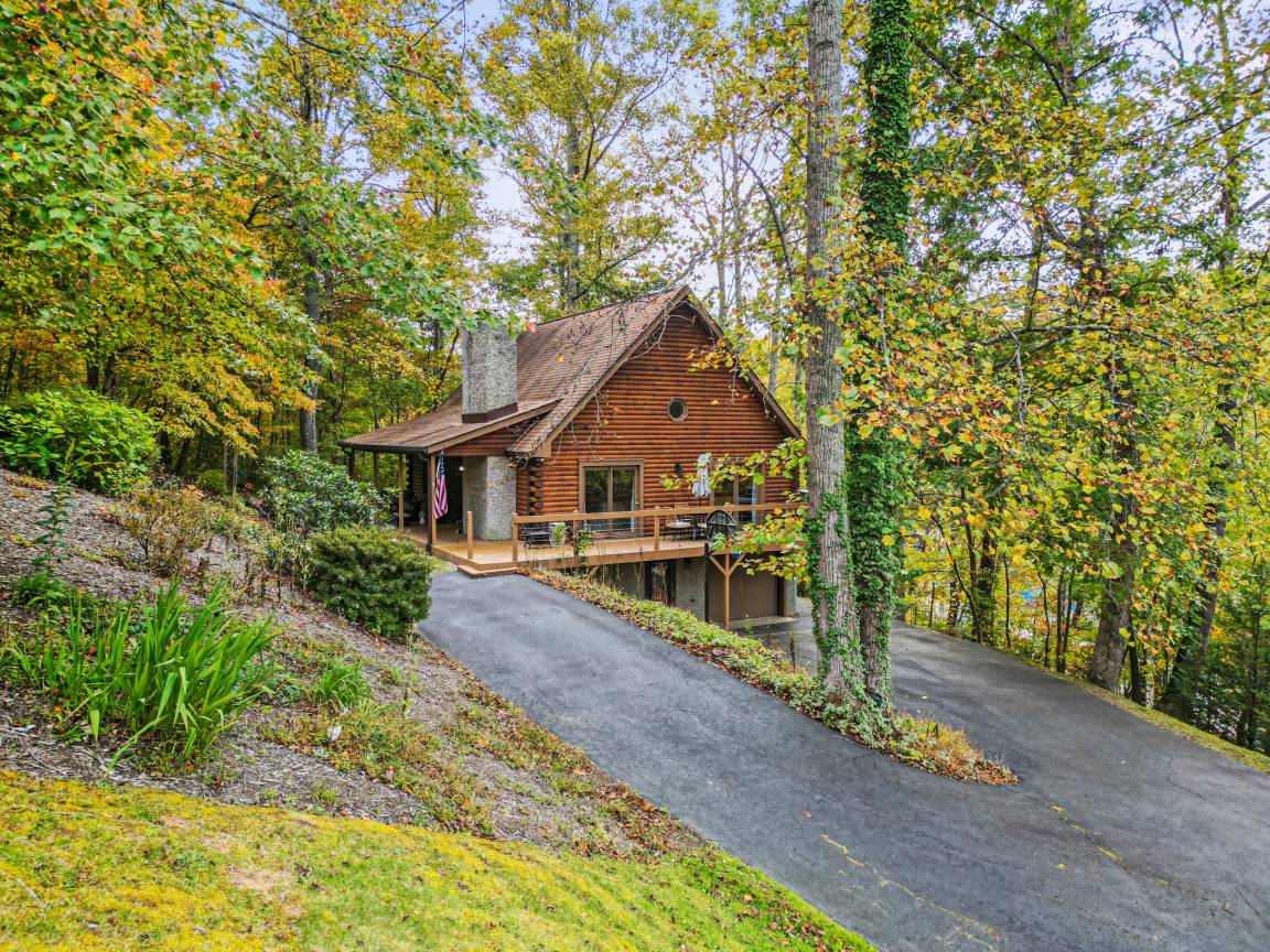208 M² House ∙ 3 Bedrooms ∙ 10 Guests - Black Mountain, NC