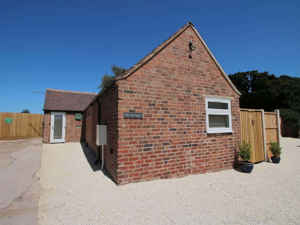 Cottage ∙ 2 Bedrooms ∙ 4 Guests - Telford