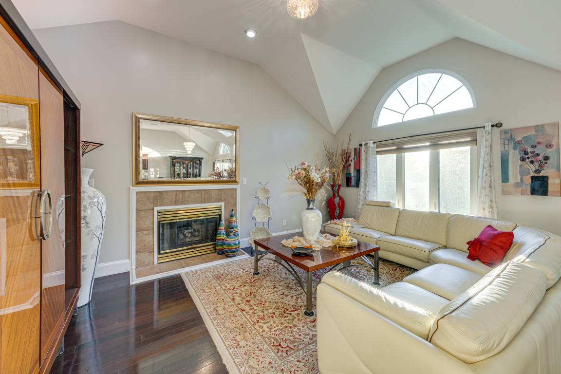 185 M² Apartment ∙ 2 Bedrooms ∙ 4 Guests - Westbury, NY