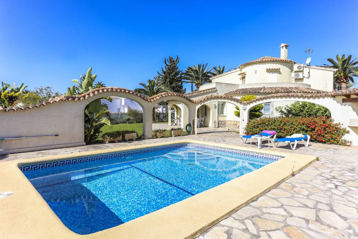 140 M² Villa ∙ 4 Habitaciones ∙ 8 Huéspedes - Denia