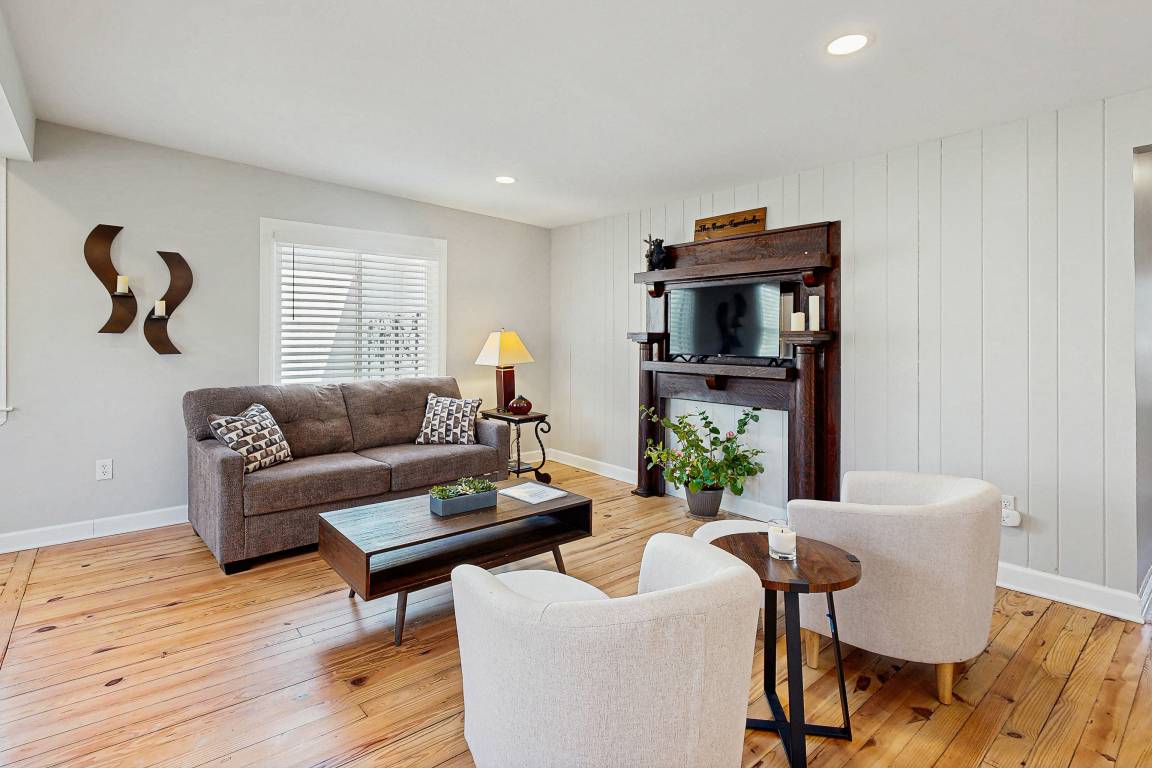 102 M² House ∙ 2 Bedrooms ∙ 4 Guests - Black Mountain, NC