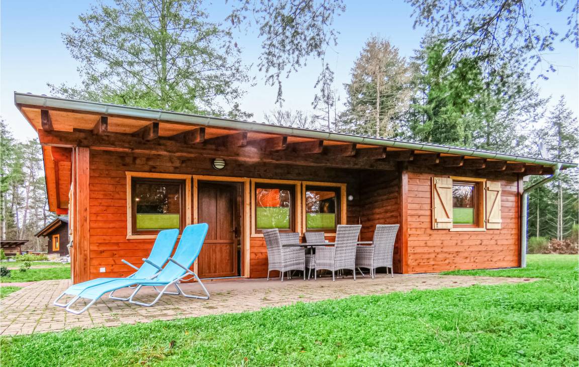 68 M² Ferienhaus ∙ 2 Schlafzimmer ∙ 4 Gäste - Pirmasens
