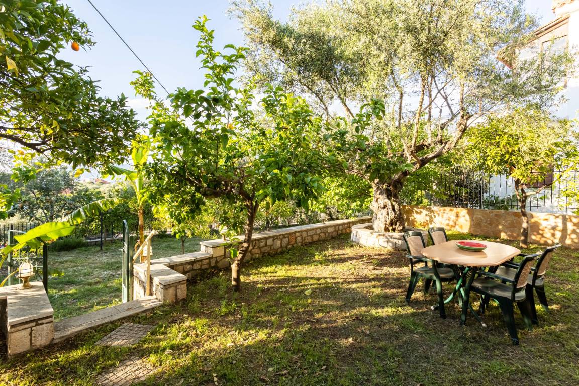 184 M² House ∙ 3 Bedrooms ∙ 6 Guests - Kalamata