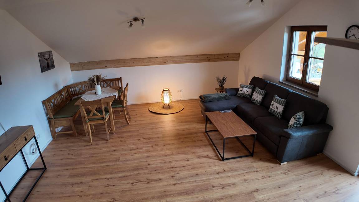 75 M² Ferienwohnung ∙ 2 Schlafzimmer ∙ 5 Gäste - Prien am Chiemsee