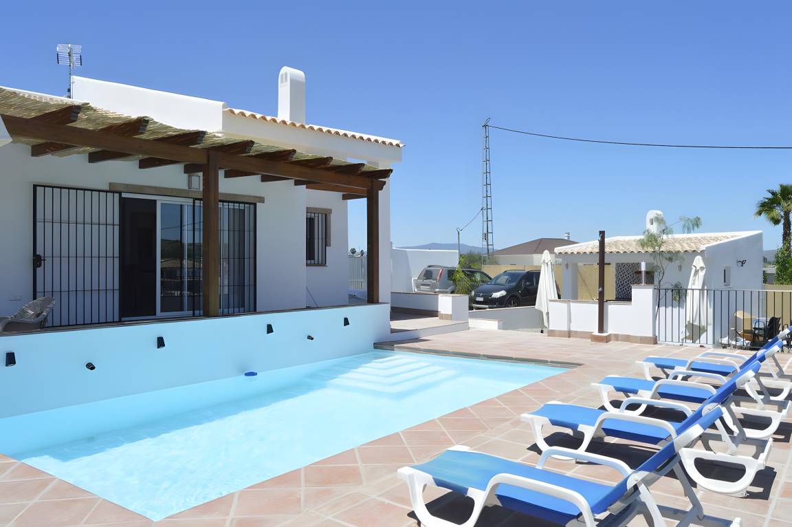 160 M² Villa ∙ 3 Bedrooms ∙ 6 Guests - Alhaurín el Grande