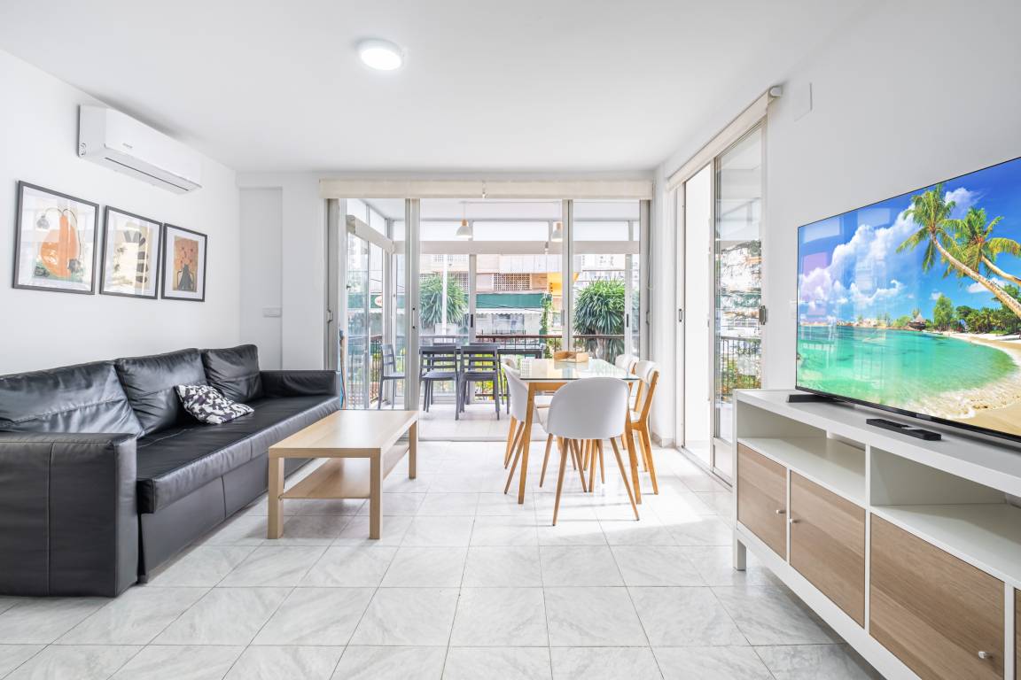 83 M² Ferienwohnung ∙ 3 Schlafzimmer ∙ 6 Gäste - Benidorm
