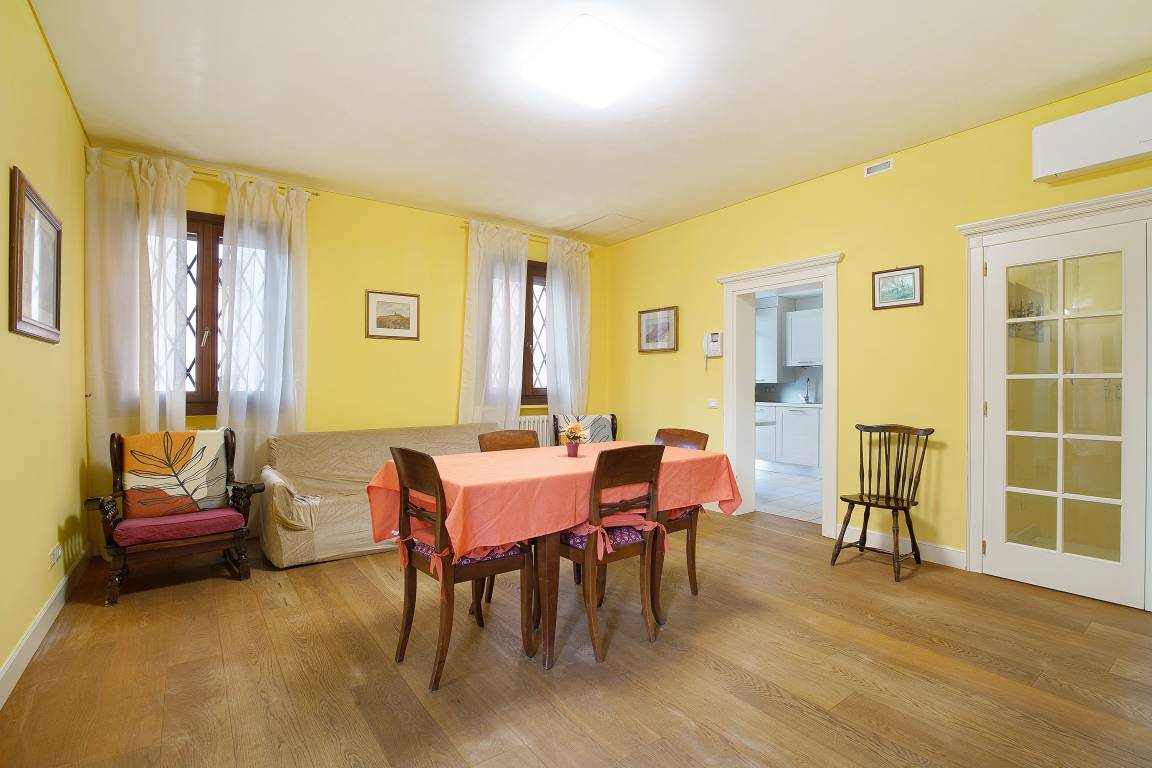 90 M² Apartment ∙ 2 Bedrooms ∙ 3 Guests - Mestre