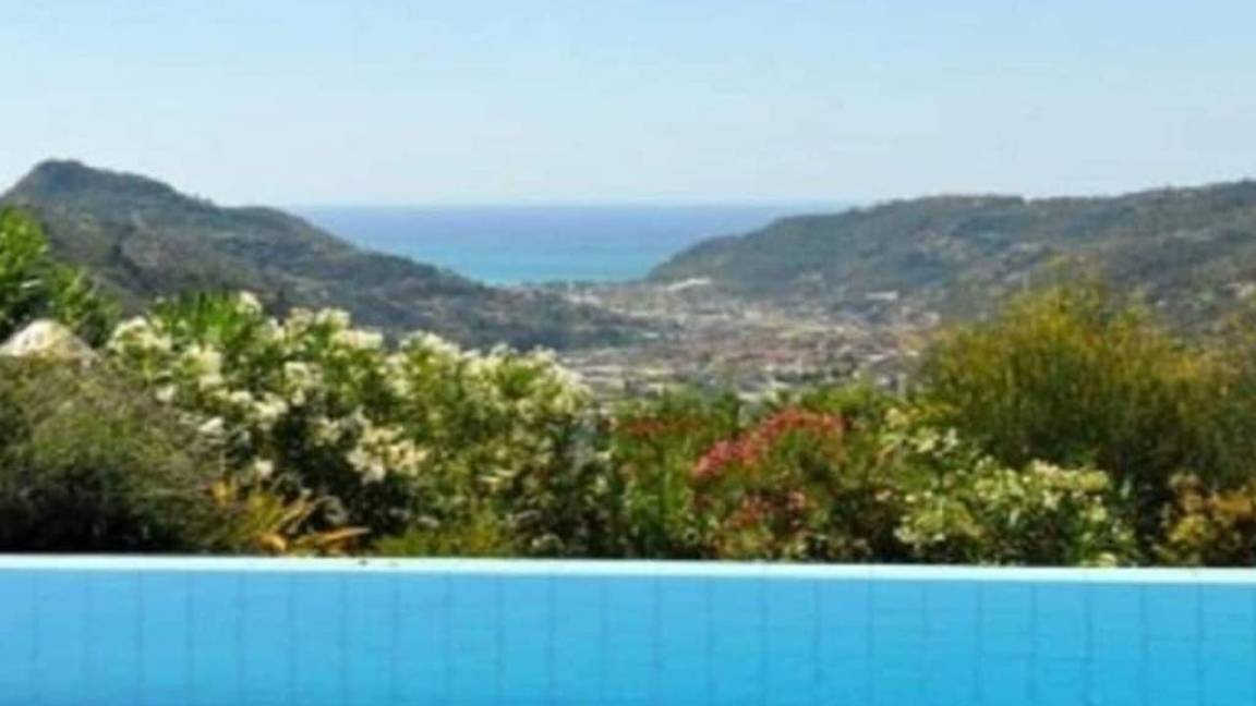 250 M² Appartement ∙ 4 Slaapkamers ∙ 9 Gasten - Ventimiglia
