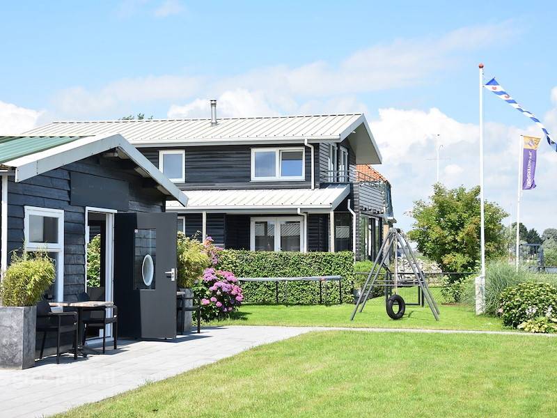 Ferienhaus ∙ 10 Schlafzimmer ∙ 40 Gäste - Sneek