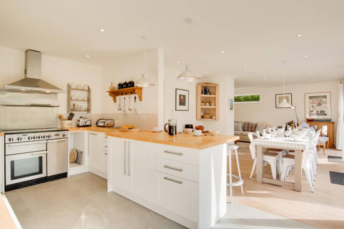 Cottage ∙ 6 Bedrooms ∙ 10 Guests - Holt