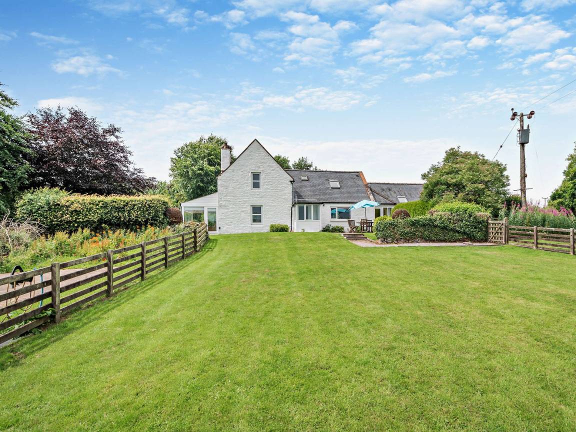 Cottage ∙ 4 Bedrooms ∙ 8 Guests - Lochinvar