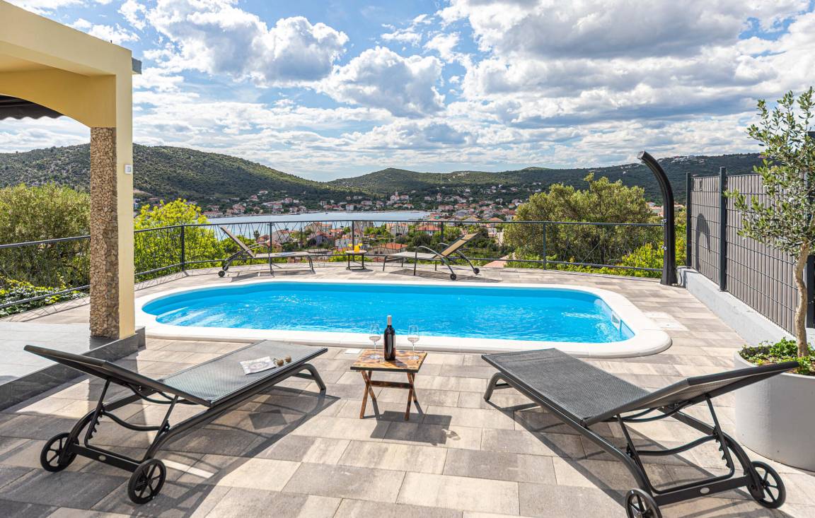 74 M² Ferienhaus ∙ 3 Schlafzimmer ∙ 6 Gäste - Seget Vranjica