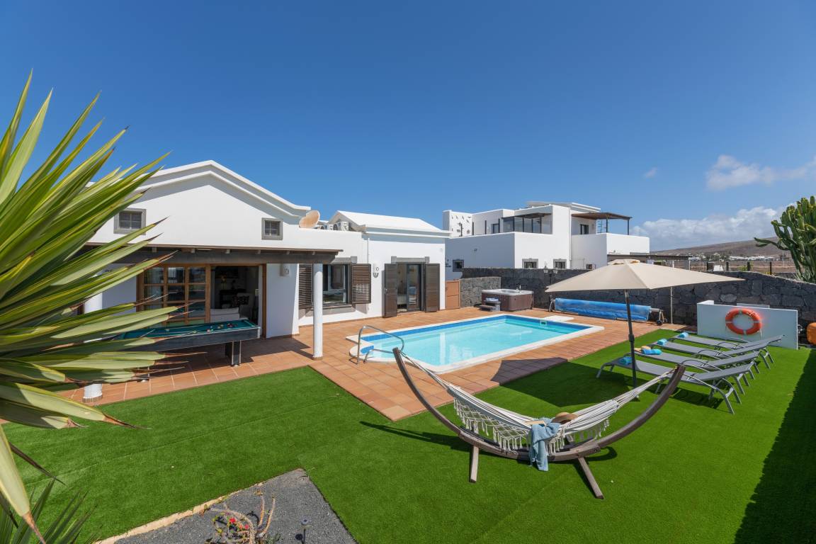 93 M² Villa ∙ 2 Chambres ∙ 4 Personnes - Lanzarote