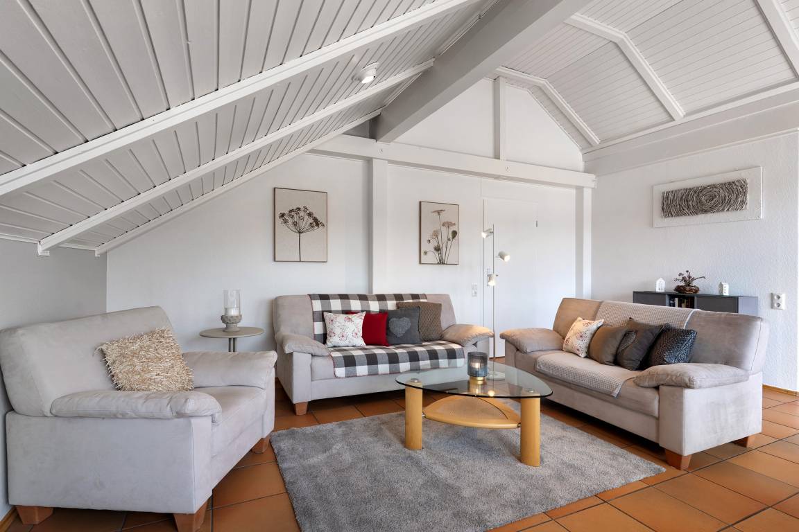 83 M² Apartment ∙ 2 Bedrooms ∙ 4 Guests - Offenburg