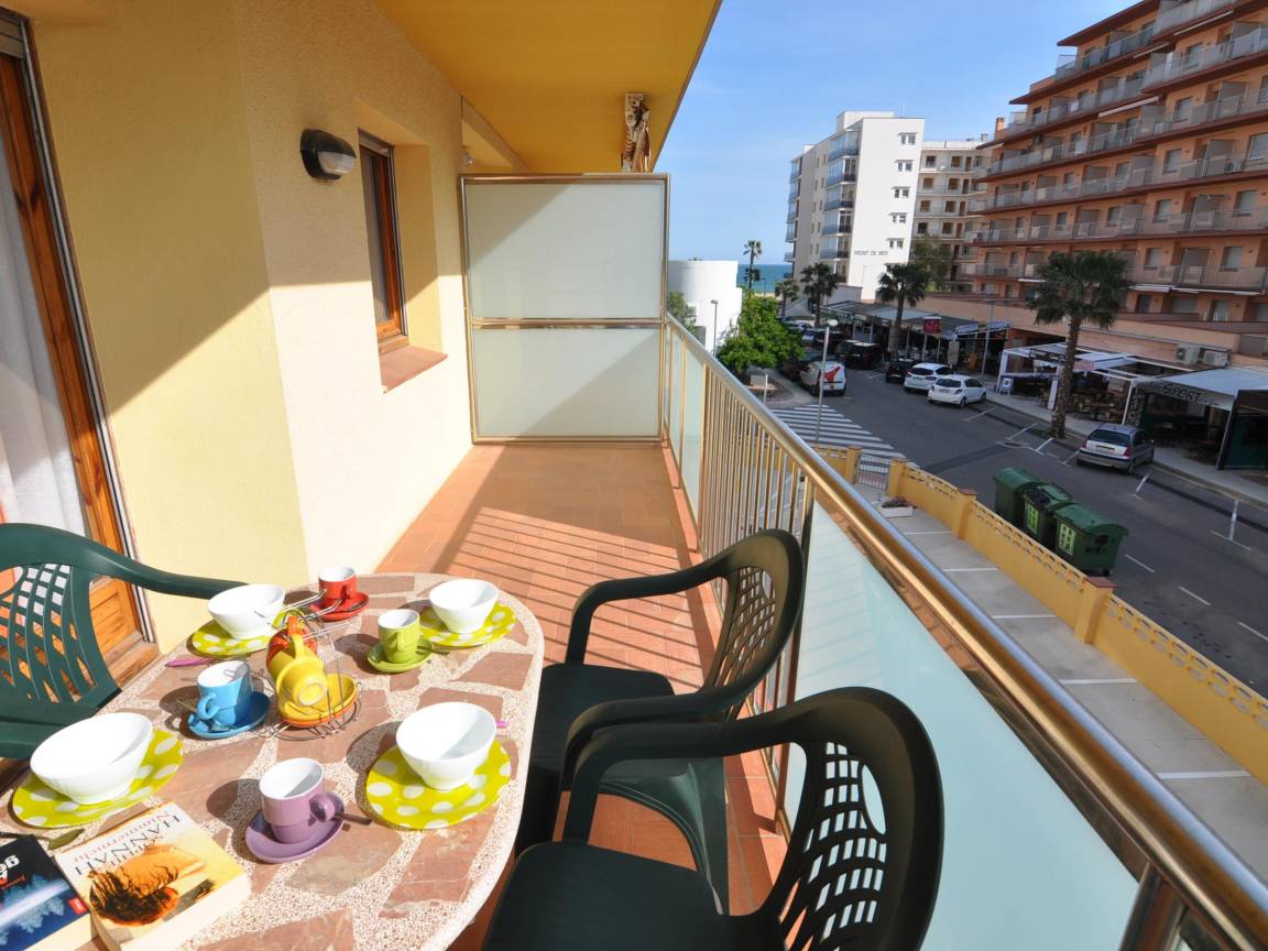 60 M² Apartment ∙ 2 Bedrooms ∙ 6 Guests - Roses