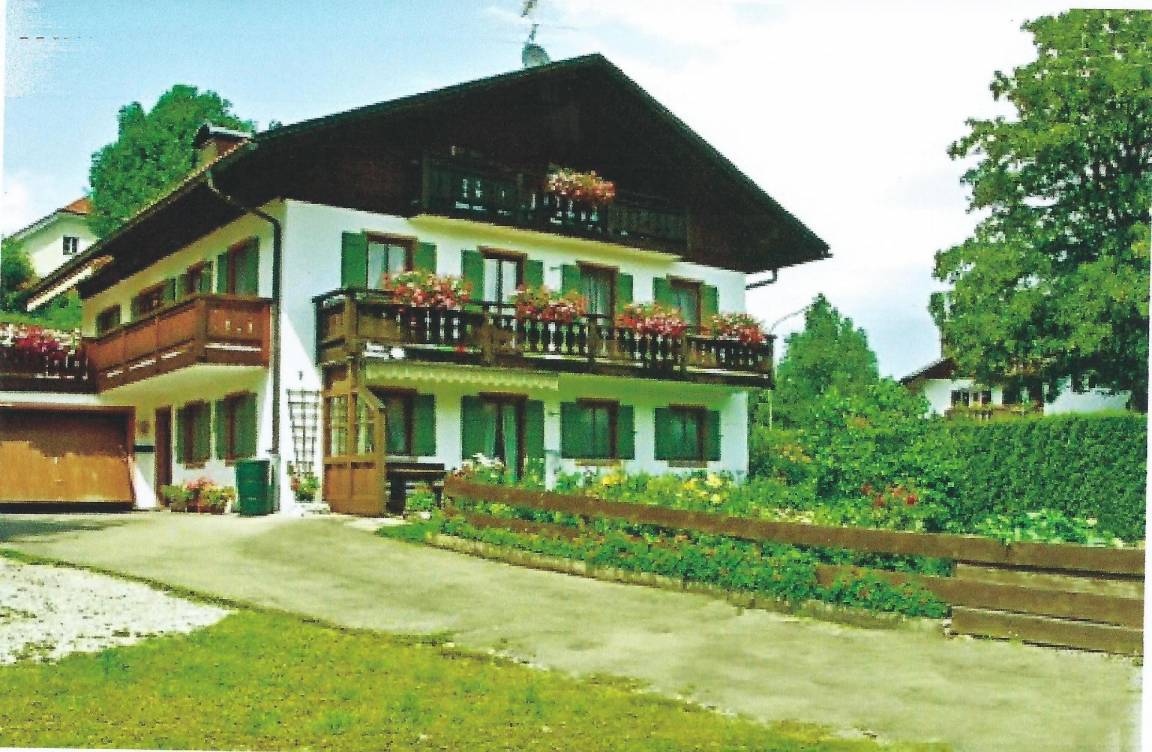 55 M² Ferienwohnung ∙ 1 Schlafzimmer ∙ 3 Gäste - Bad Bayersoien
