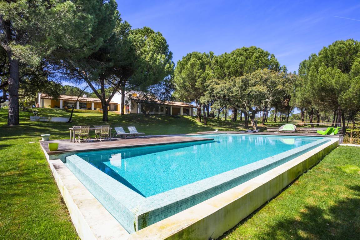 700 M² Villa ∙ 6 Bedrooms ∙ 16 Guests - Grândola