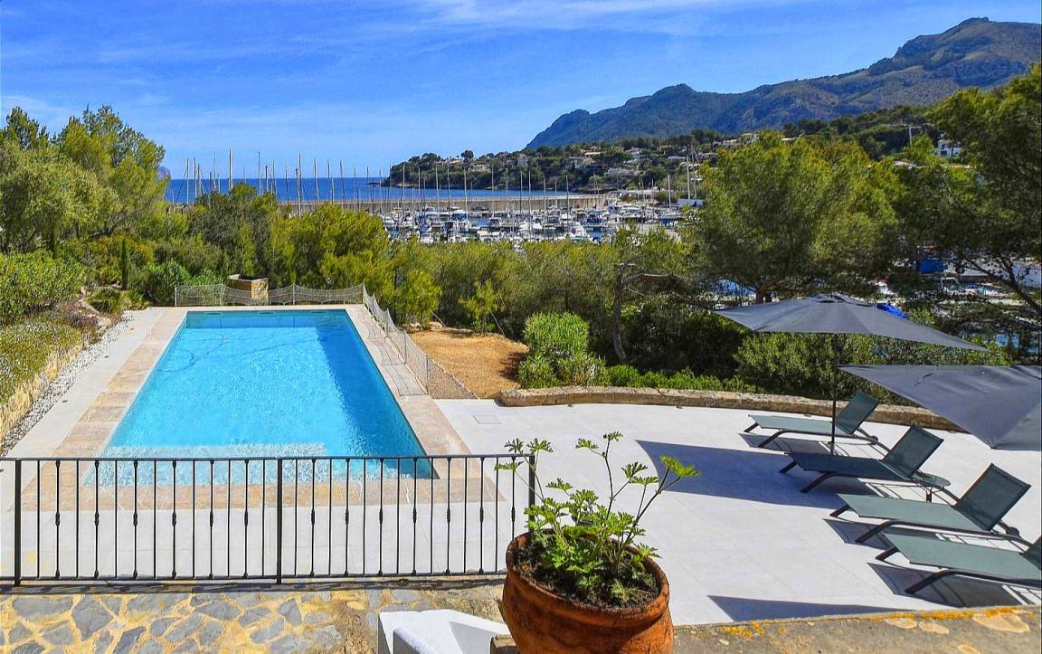 265 M² Villa ∙ 6 Habitaciones ∙ 10 Huéspedes - Alcudia