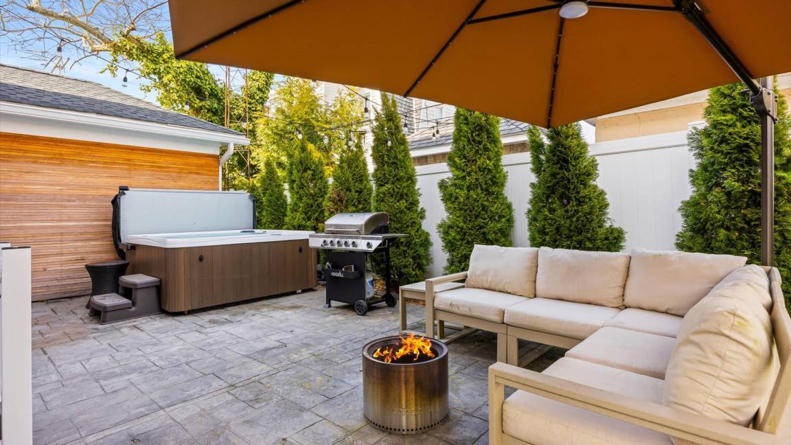 Apartment ∙ 6 Bedrooms ∙ 18 Guests - Atlantic City, NJ