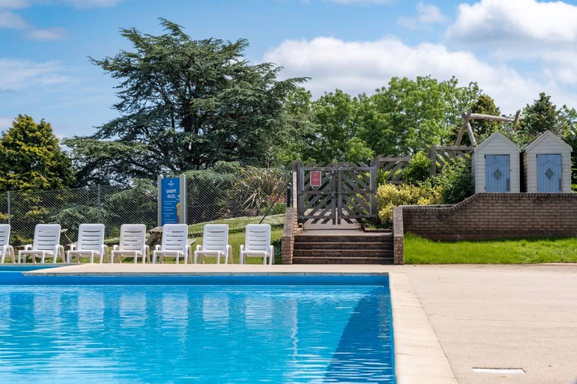 110 M² Cabin ∙ 3 Bedrooms ∙ 8 Guests - Dittisham