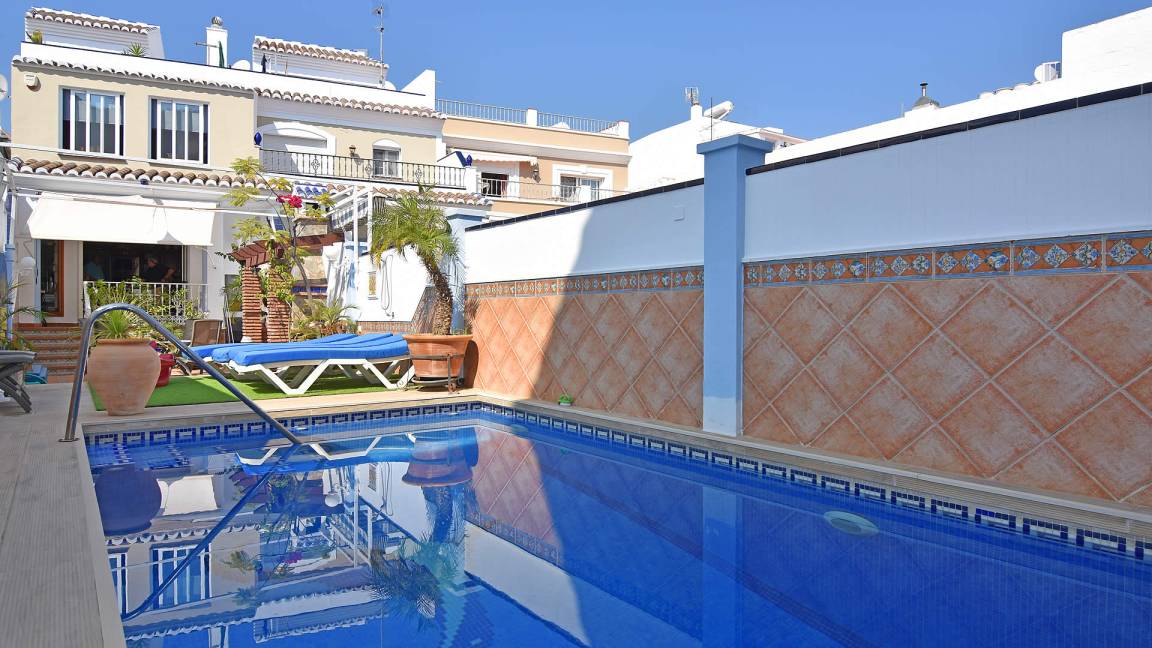299 M² Villa ∙ 3 Schlafzimmer ∙ 6 Gäste - Torrox-Costa