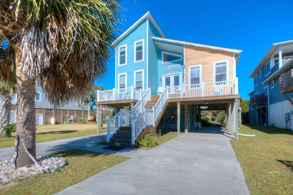 House ∙ 4 Bedrooms ∙ 13 Guests - Oak Island, NC